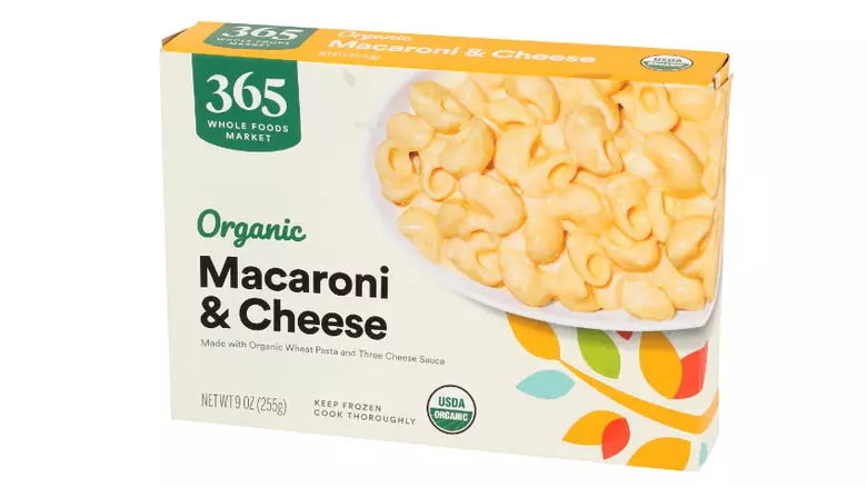 krabica celých potravín 365 makarónov a syra