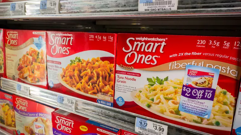 Škatule Smart Ones v mraziarenskej časti v obchode s potravinami