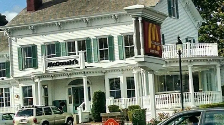 Exterior do restaurante McDonald's de Long Island