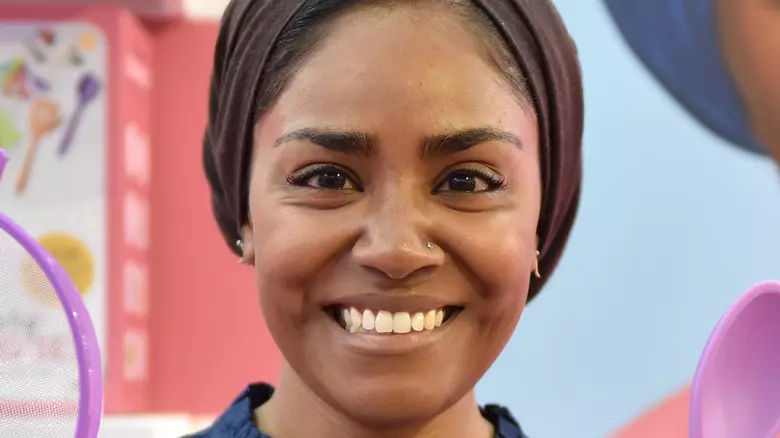 Nadiya Hussain se veliko smehlja