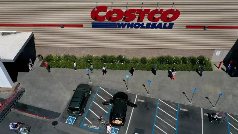 Costco-ს მყიდველები