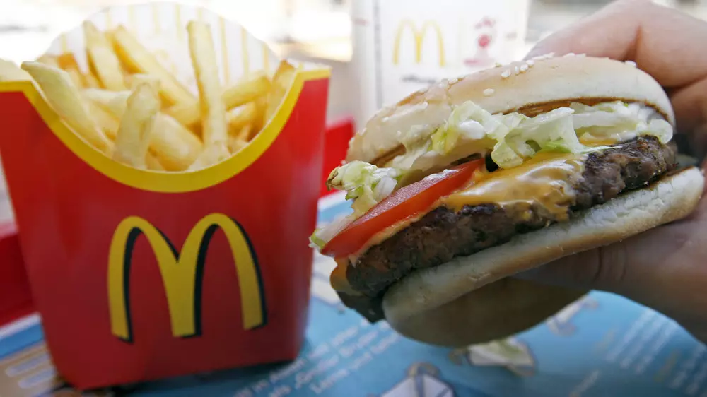 McDonald's burger i pomfrit