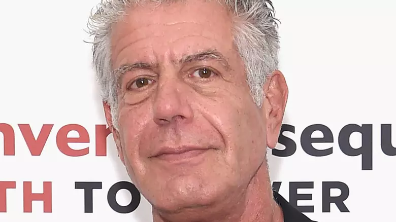 Anthony Bourdain střela hlavou