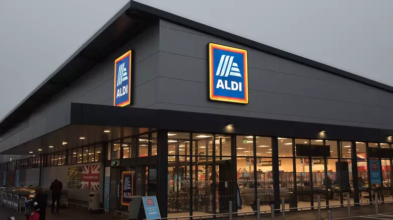 Фронт крамы Aldi