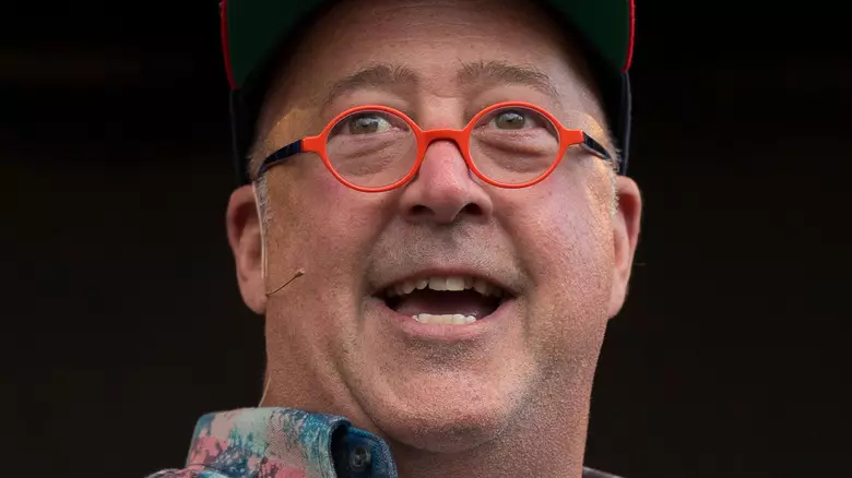 Bucătarul celebru Andrew Zimmern