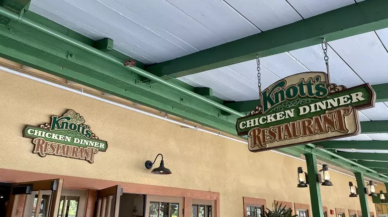 exterior mrs knotts chicken dinner restaurant