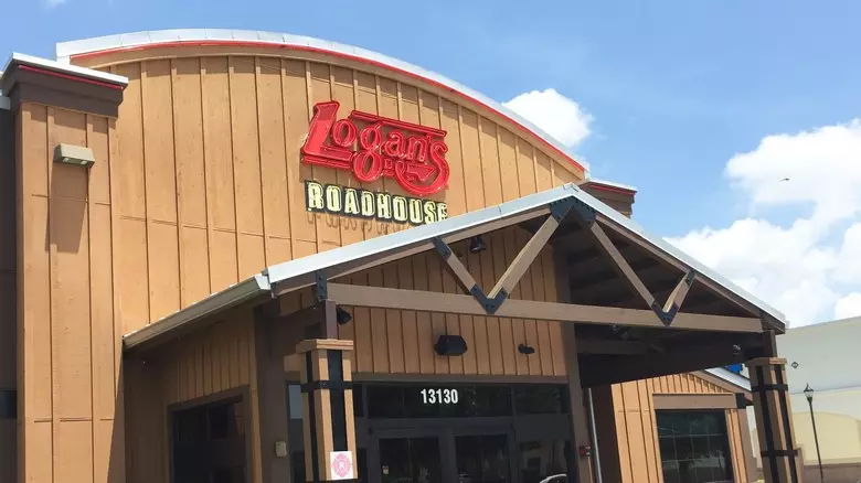 Logan's Roadhouse ٻاهران