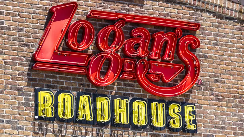 שלט ניאון של Logan's Roadhouse