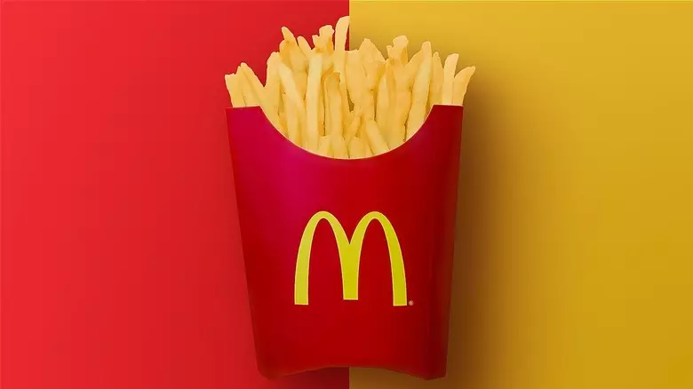 McDonald urang fries latar beureum jeung konéng