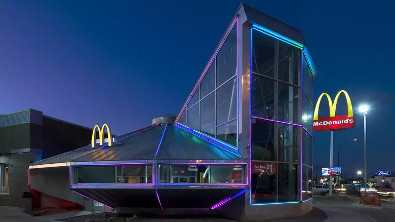 McDonald's a forma di UFO a Roswell