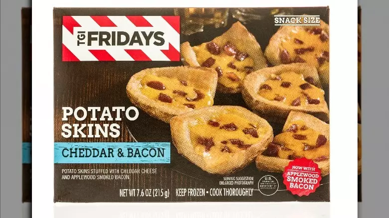 Ένα κουτί TGI Fridays Potato Skins