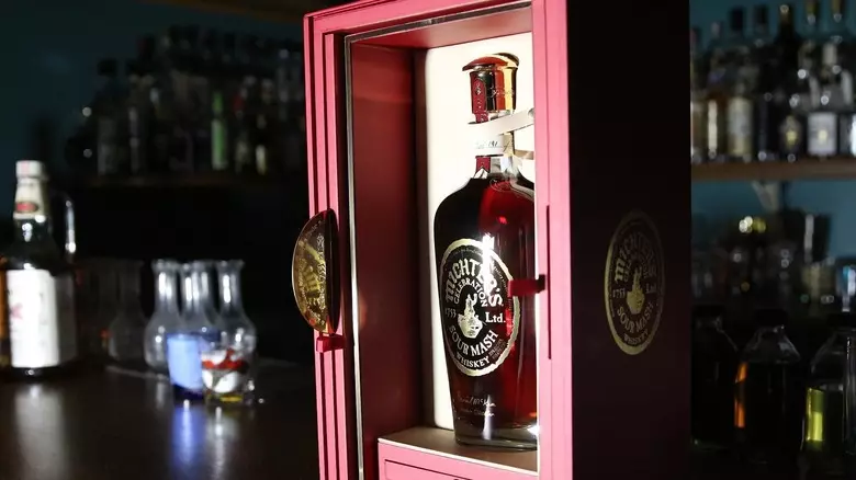 جشن Michter's Sour Mash Bourbon