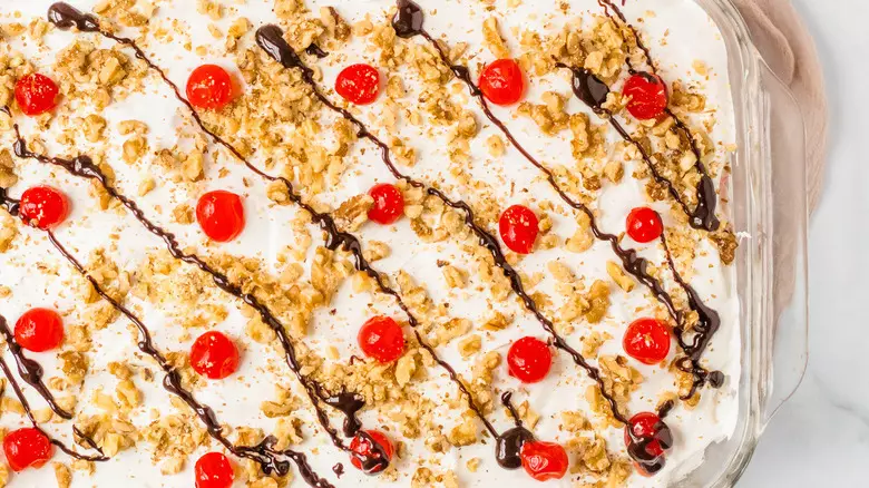 ọ dịghị achịcha banana split cake