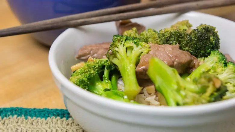 Recette de sauté de boeuf et de brocoli 19451_1