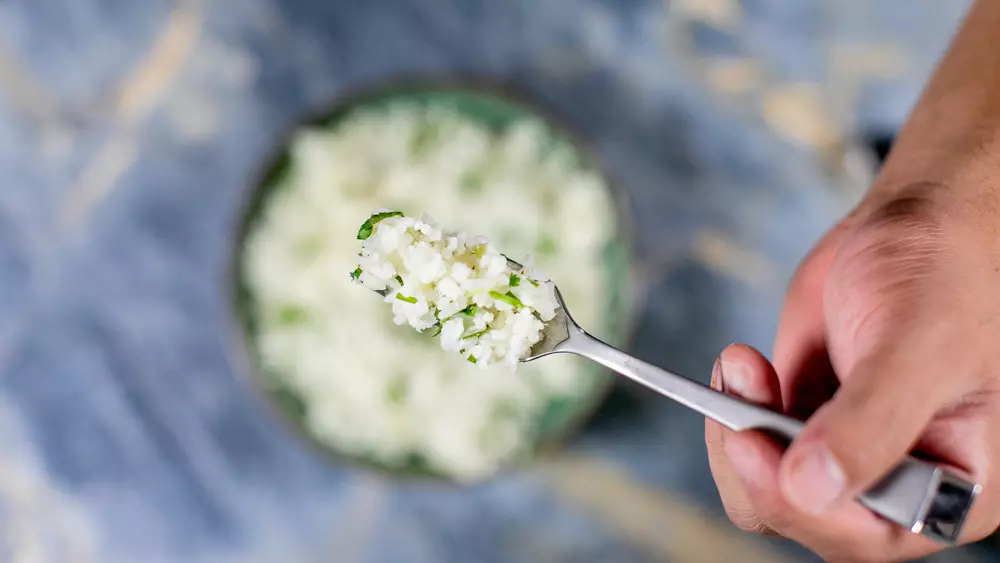 manger une recette de riz à la coriandre et à la lime