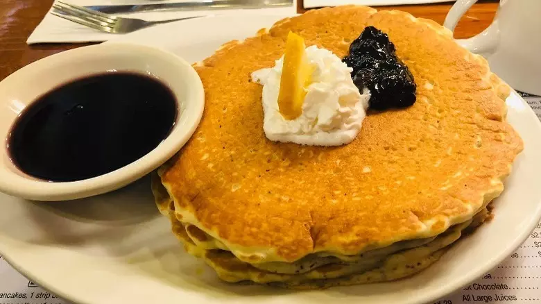 Pancake və şərbət