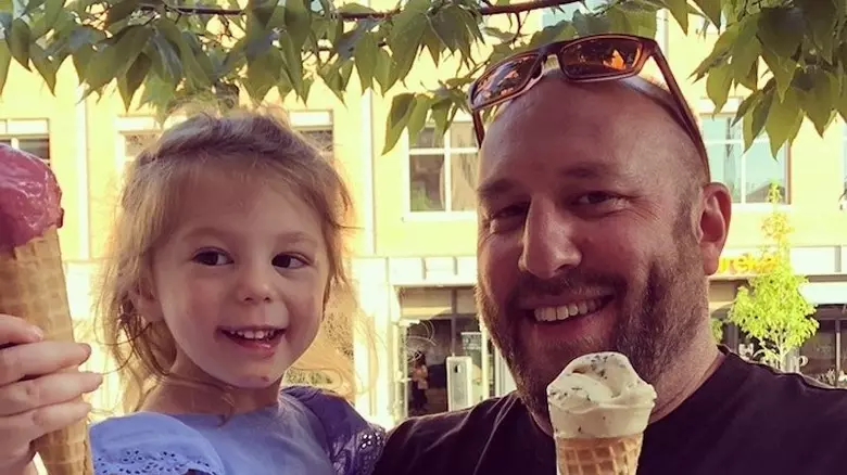 La gagnante de Top Chef Hosea Rosenberg et sa fille Sophie