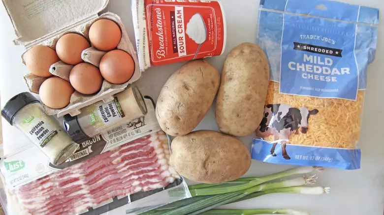 naložené ingredience na pečené brambory