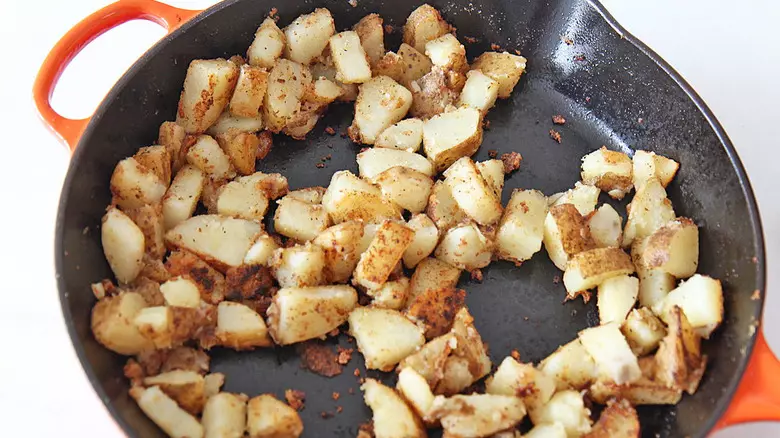 aardappelen koken in koekenpan