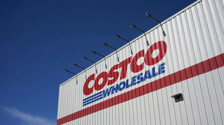 Costco logo på bygning