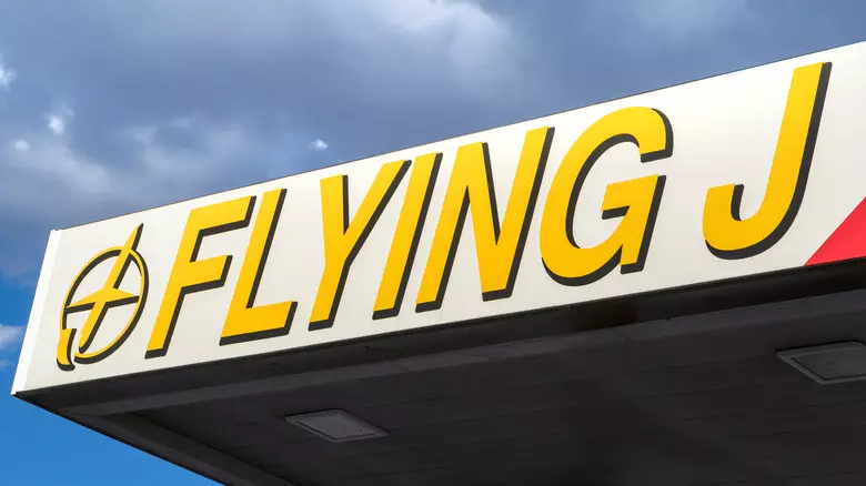 Logo skrip Yellow Flying J