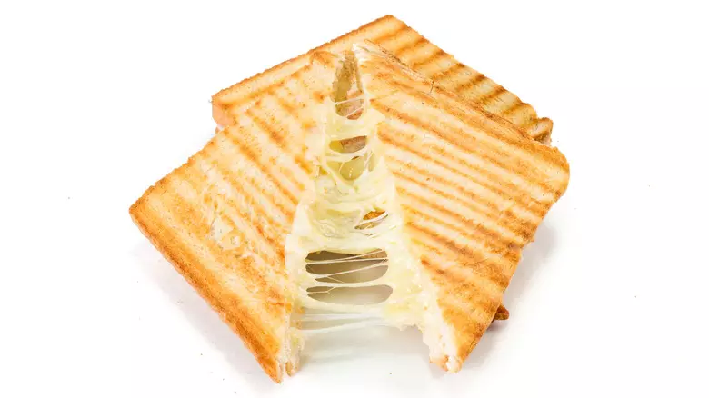 Sandwichi Yophika Tchizi