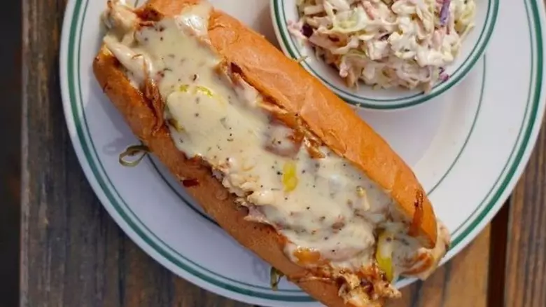 Chicken Philly di Buxton Hall Barbecue