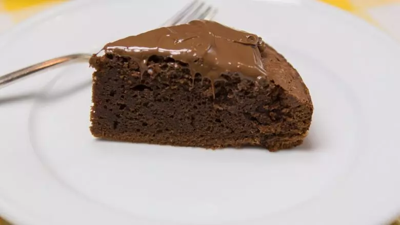 3-අමුද්‍රව්‍ය Nutella Chocolate Cake Recipe 19776_9