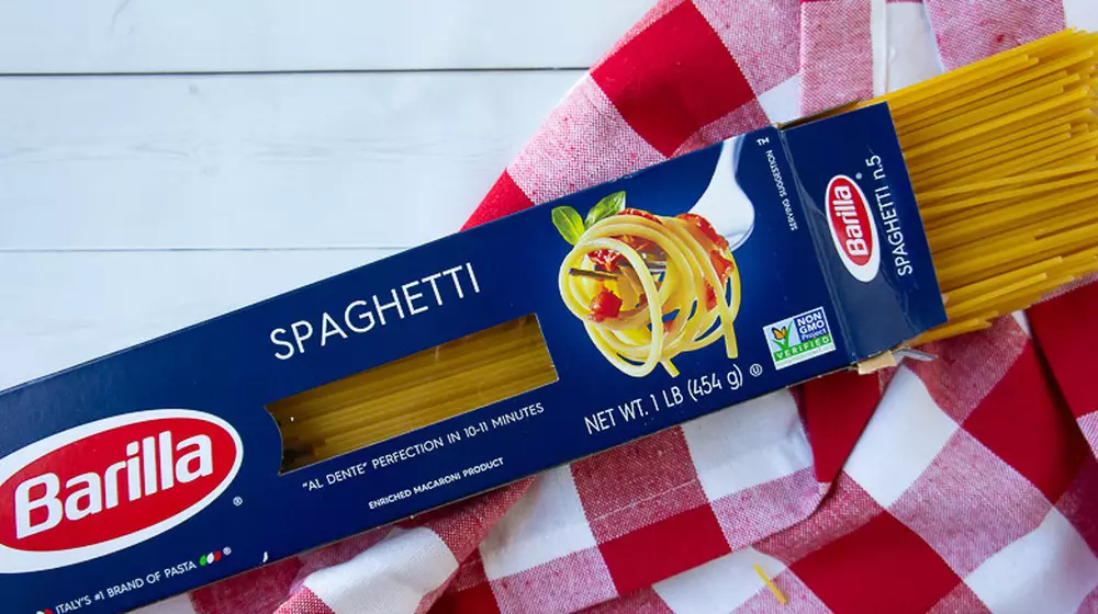 Kassi af þurrkuðu spaghetti