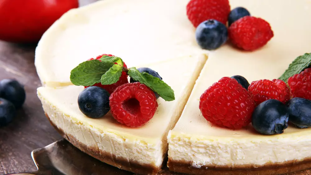 Cheesecake ជាមួយ berries ស្រស់