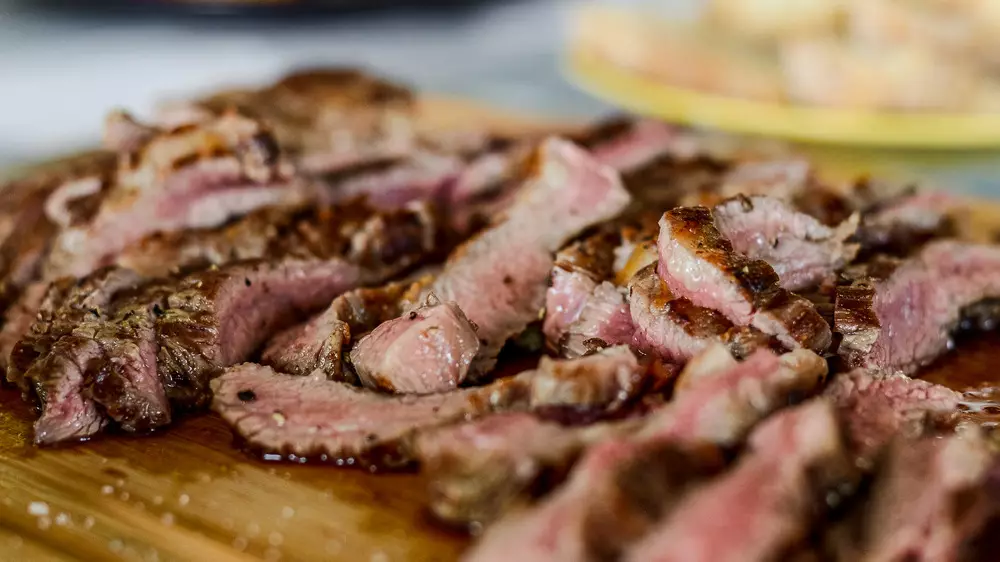 Sliced skirt steak