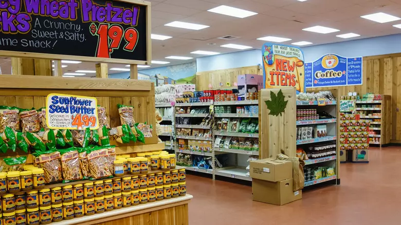 Cov aisles hauv Trader Joe's