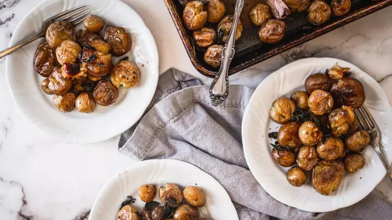 Patatas asadas con un toque de Jamie Oliver