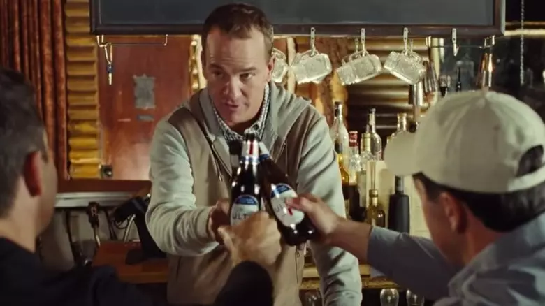 Peyton Manning în Michelob ad