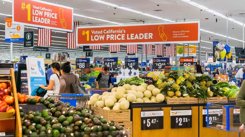 Τμήμα προϊόντων παντοπωλείου Walmart