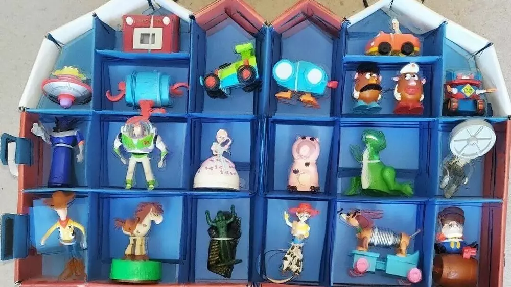 Toy Story 2 Al's Toy Barn happy meal set