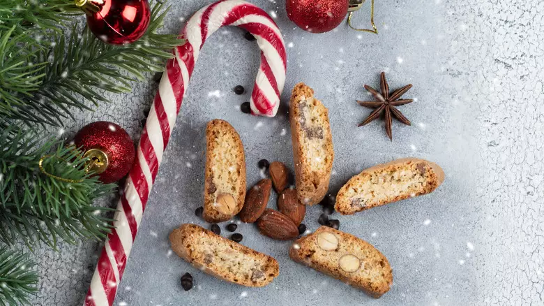 Biscotti ar Ziemassvētku rotājumiem