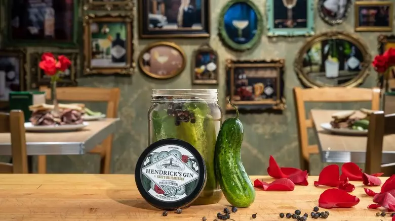 Delicatessen di Katz x sottaceti al gin di Hendrick