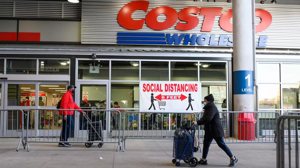 Social distancing ntawm Costco