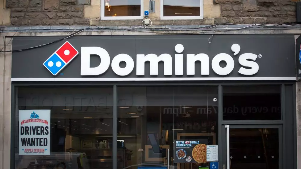 Aparador de Domino's