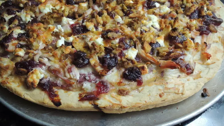 Cranberry sauce/pizza