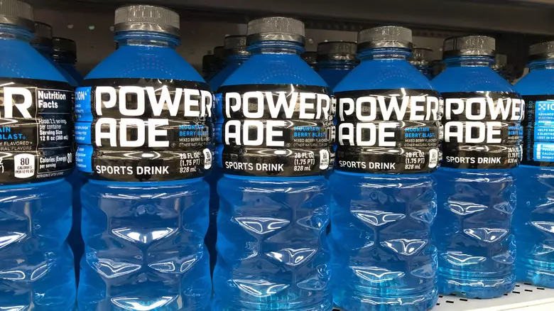 Powerade кабуд дар раф