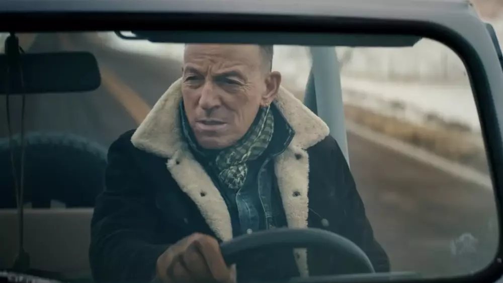 Na ave e Bruce Springsteen le Jeep i le Super Bowl ad