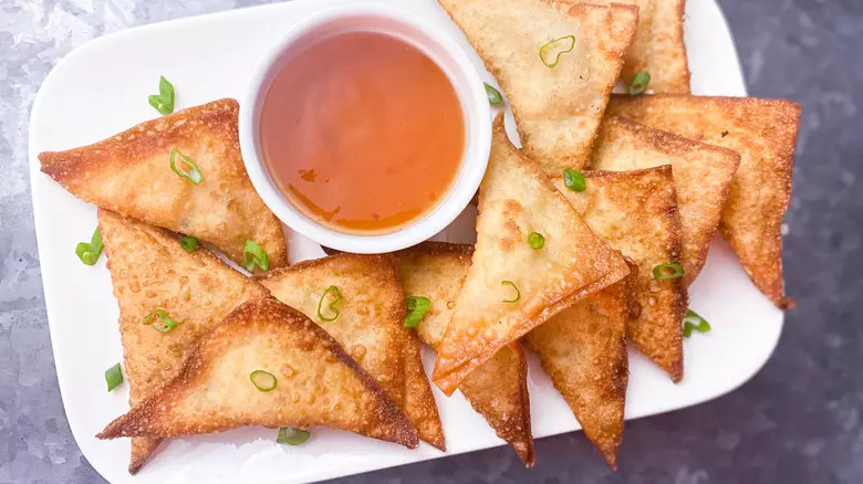 ចានក្តាម rangoons