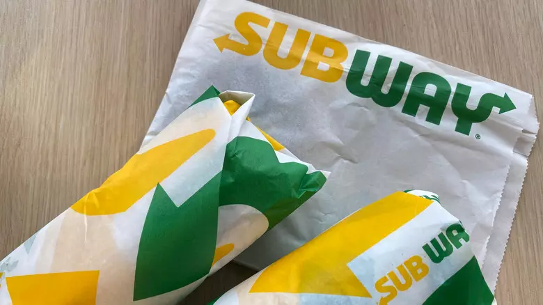 Subway sandwiches en wrappers