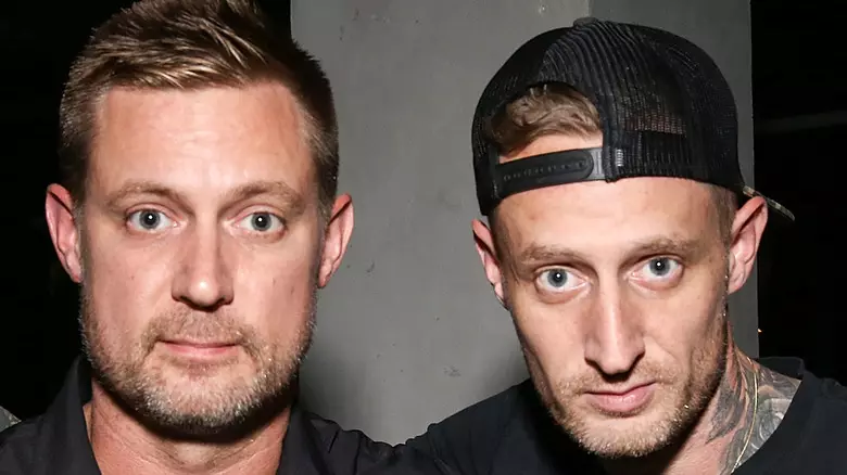 Bryan e Michael Voltaggio olhando para a câmera