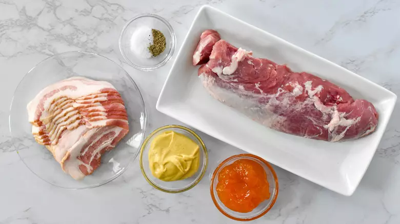 røget baconindpakket svinemørbrad ingredienser