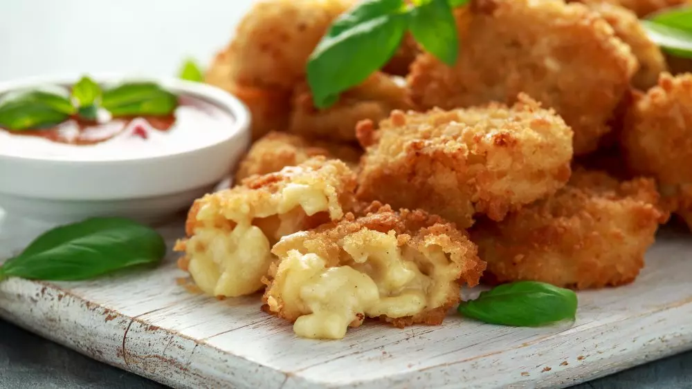 macarrones con queso fritos