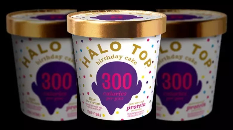 Pint of Halo Top birthday cake ayisikilimu