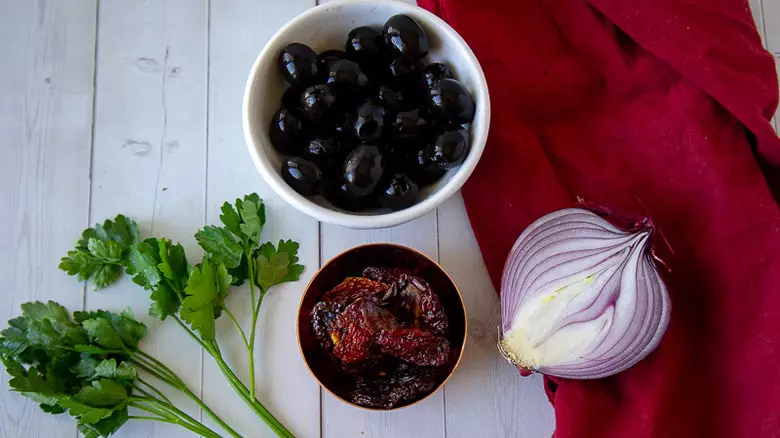 ingredients per a l'amanida de pasta